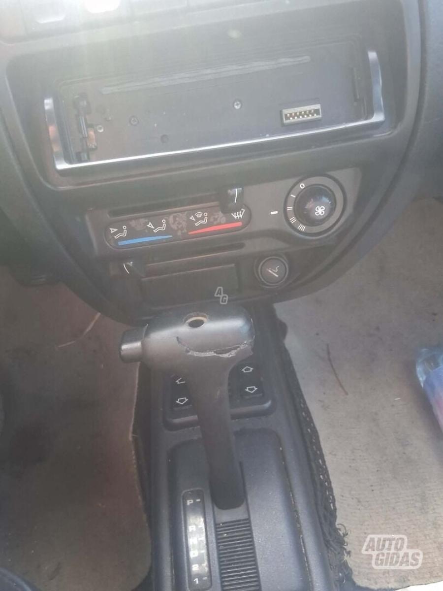 Pelēks Citroen Saxo 2000 Naujoji Akmenė, ar dzinēja tilpumu 1.40 L un nobraukumu 159 tūkst. km par 650 €, foto 9 vietnē AUTOMOTO.COM.LV