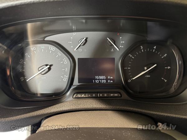 Smilšu krāsa Citroen space-tourer 2021 Tallina, ar dzinēja tilpumu 2.00 L un nobraukumu 111 tūkst. km par 22900 €, foto 10 vietnē AUTOMOTO.COM.LV