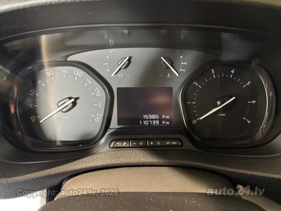 Smilšu krāsa Citroen space-tourer 2021 Tallina, ar dzinēja tilpumu 2.00 L un nobraukumu 111 tūkst. km par 22900 €, foto 11 vietnē AUTOMOTO.COM.LV