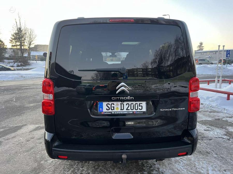 Melns Citroen space-tourer 2018 Tauragė, ar dzinēja tilpumu 2.00 L un nobraukumu 225 tūkst. km par 17900 €, foto 9 vietnē AUTOMOTO.COM.LV