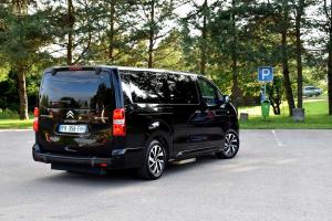 Melns Citroen space-tourer 2020 Tauragė, ar dzinēja tilpumu 2.00 L un nobraukumu 270 tūkst. km par 15700 €, foto 3 vietnē AUTOMOTO.COM.LV
