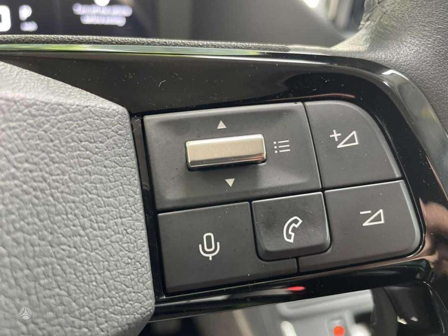 Black Citroen space-tourer 2025 in Vilnius, with an engine capacity of 2.00 L and mileage of 34 thousand km for 37500 €, photo 17 on AUTOMOTO.COM.LV