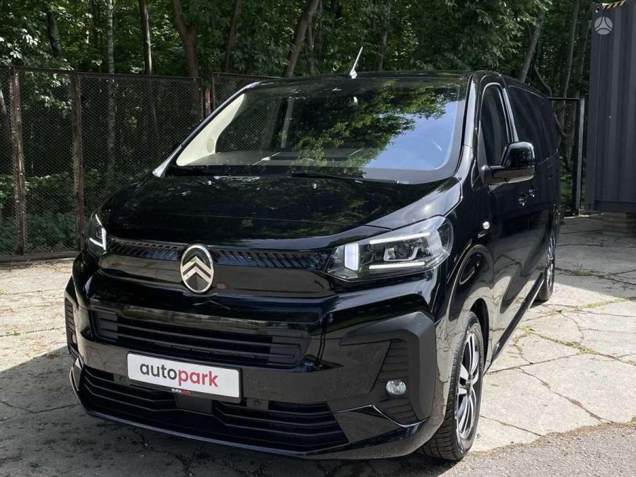 Black Citroen space-tourer 2025 in Vilnius, with an engine capacity of 2.00 L and mileage of 34 thousand km for 37500 €, photo 3 on AUTOMOTO.COM.LV