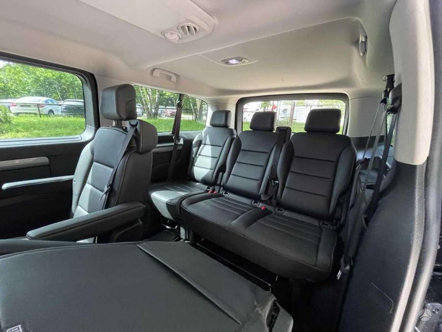 Black Citroen space-tourer 2025 in Vilnius, with an engine capacity of 2.00 L and mileage of 34 thousand km for 37500 €, photo 8 on AUTOMOTO.COM.LV