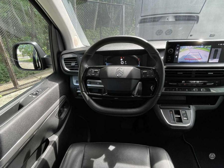 Black Citroen space-tourer 2025 in Vilnius, with an engine capacity of 2.00 L and mileage of 34 thousand km for 37500 €, photo 15 on AUTOMOTO.COM.LV