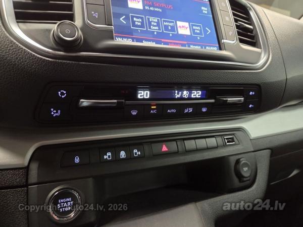 Black Citroen space-tourer 2021 in Tallinn, with an engine capacity of 2.00 L and mileage of 140 thousand km for 32900 €, photo 11 on AUTOMOTO.COM.LV