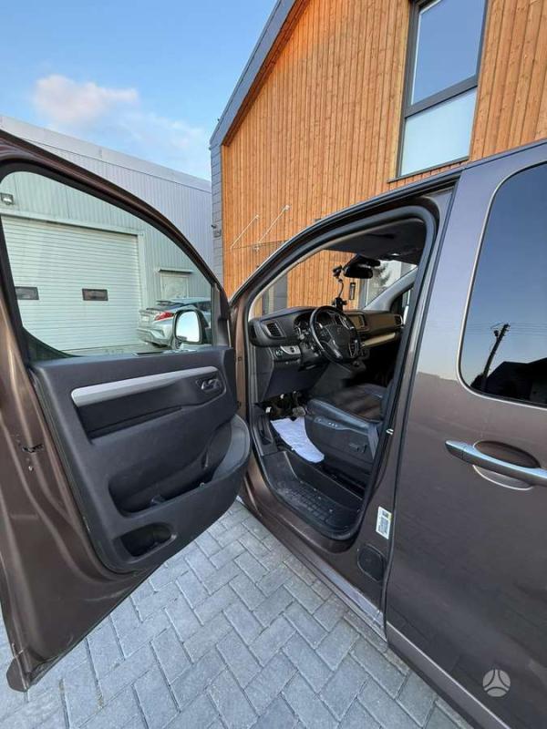 Brūns Citroen space-tourer 2018 Viļņa, ar dzinēja tilpumu 2.00 L un nobraukumu 211 tūkst. km par 16500 €, foto 8 vietnē AUTOMOTO.COM.LV