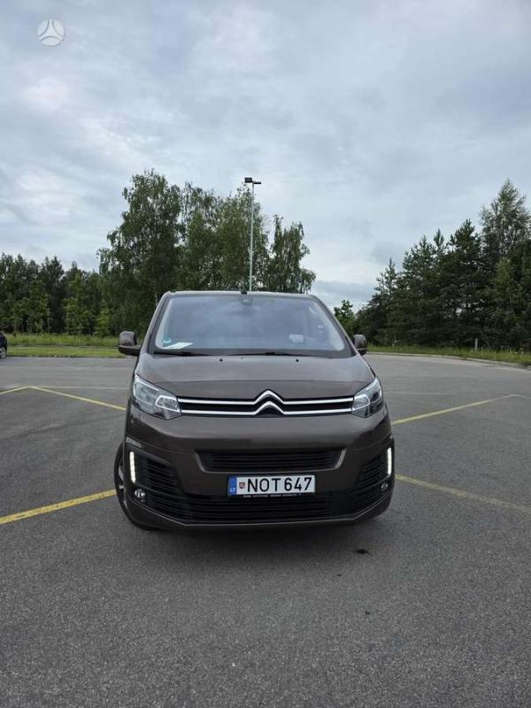Brown Citroen space-tourer 2018 in Vilnius, with an engine capacity of 2.00 L and mileage of 211 thousand km for 16500 €, photo 2 on AUTOMOTO.COM.LV