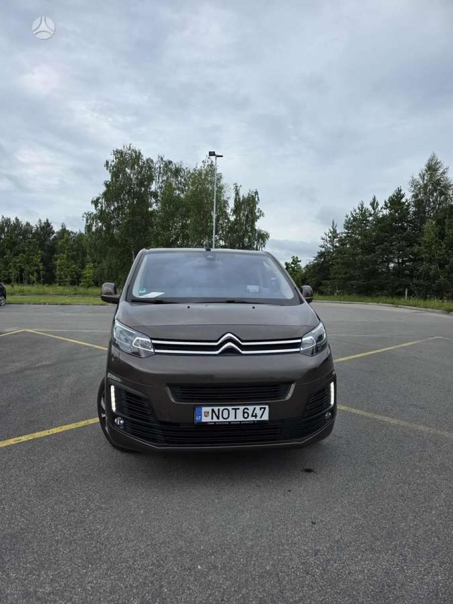 Brown Citroen space-tourer 2018 in Vilnius, with an engine capacity of 2.00 L and mileage of 211 thousand km for 16500 €, photo 3 on AUTOMOTO.COM.LV