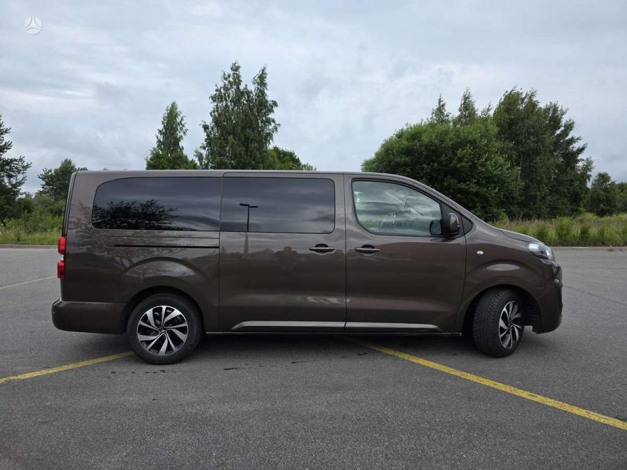Brown Citroen space-tourer 2018 in Vilnius, with an engine capacity of 2.00 L and mileage of 211 thousand km for 16500 €, photo 5 on AUTOMOTO.COM.LV