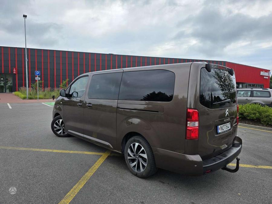 Brown Citroen space-tourer 2018 in Vilnius, with an engine capacity of 2.00 L and mileage of 211 thousand km for 16500 €, photo 7 on AUTOMOTO.COM.LV