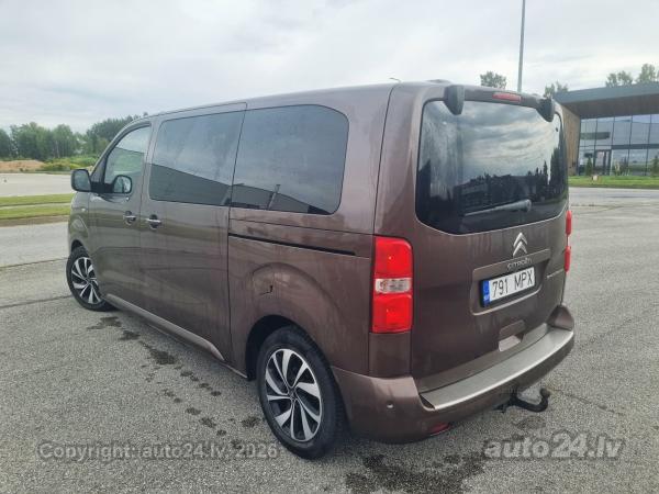 Brūns Citroen space-tourer 2016 Tallina, ar dzinēja tilpumu 2.00 L un nobraukumu 212 tūkst. km par 18500 €, foto 3 vietnē AUTOMOTO.COM.LV