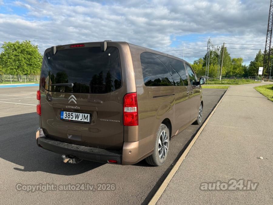 Brūns Citroen space-tourer 2019 Jehvi, ar dzinēja tilpumu 2.00 L un nobraukumu 118 tūkst. km par 28000 €, foto 4 vietnē AUTOMOTO.COM.LV