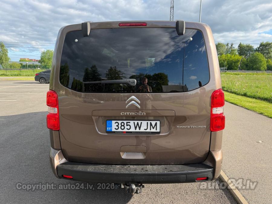 Brūns Citroen space-tourer 2019 Jehvi, ar dzinēja tilpumu 2.00 L un nobraukumu 118 tūkst. km par 28000 €, foto 6 vietnē AUTOMOTO.COM.LV