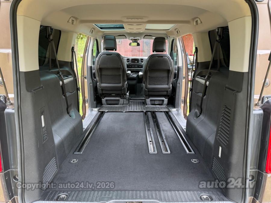 Brūns Citroen space-tourer 2019 Jehvi, ar dzinēja tilpumu 2.00 L un nobraukumu 118 tūkst. km par 28000 €, foto 15 vietnē AUTOMOTO.COM.LV