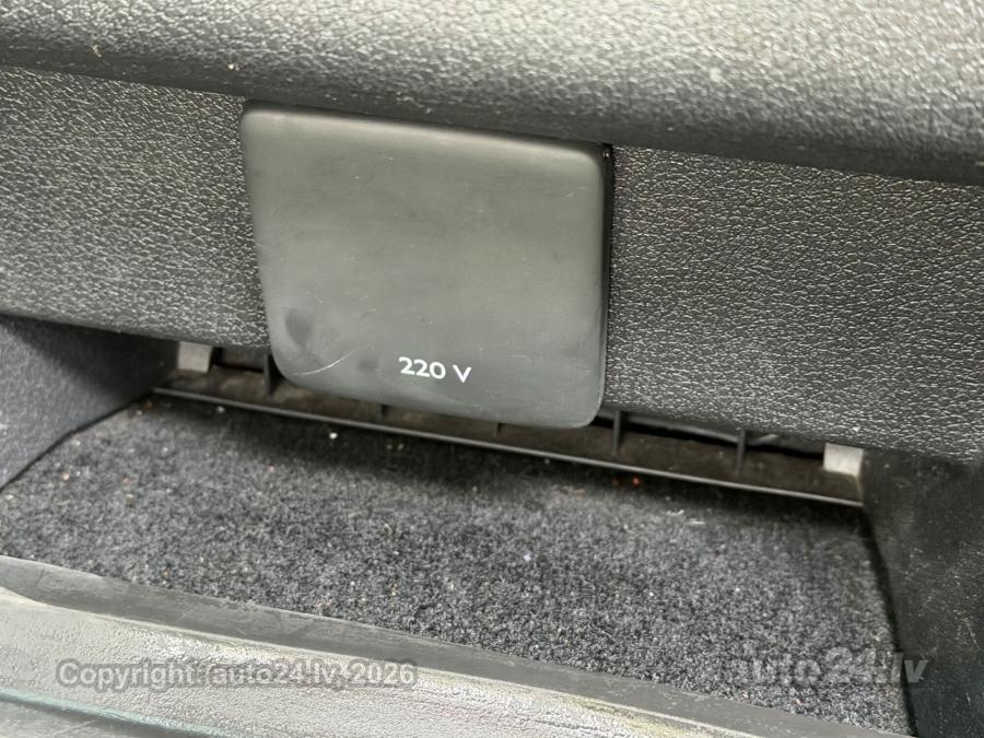 Brūns Citroen space-tourer 2019 Jehvi, ar dzinēja tilpumu 2.00 L un nobraukumu 118 tūkst. km par 28000 €, foto 16 vietnē AUTOMOTO.COM.LV