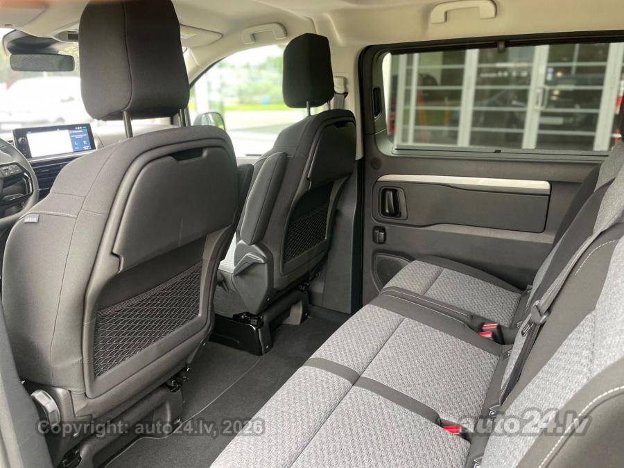 Zaļš Citroen space-tourer 2026 Jehvi, ar dzinēja tilpumu 2.20 L un nobraukumu 0 tūkst. km par 47046 €, foto 17 vietnē AUTOMOTO.COM.LV