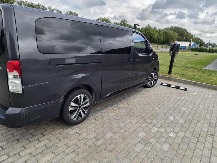 Grey Citroen space-tourer 2025 in Klaipeda, with an engine capacity of 2.00 L and mileage of 20 thousand km for 32500 €, photo 18 on AUTOMOTO.COM.LV
