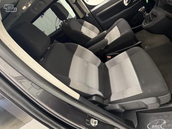 Pelēks Citroen space-tourer 2018 Avižieniai, ar dzinēja tilpumu 2.00 L un nobraukumu 281 tūkst. km par 12900 €, foto 5 vietnē AUTOMOTO.COM.LV