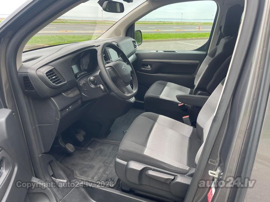 Pelēks Citroen space-tourer 2020 Tallina, ar dzinēja tilpumu 1.50 L un nobraukumu 142 tūkst. km par 19900 €, foto 7 vietnē AUTOMOTO.COM.LV