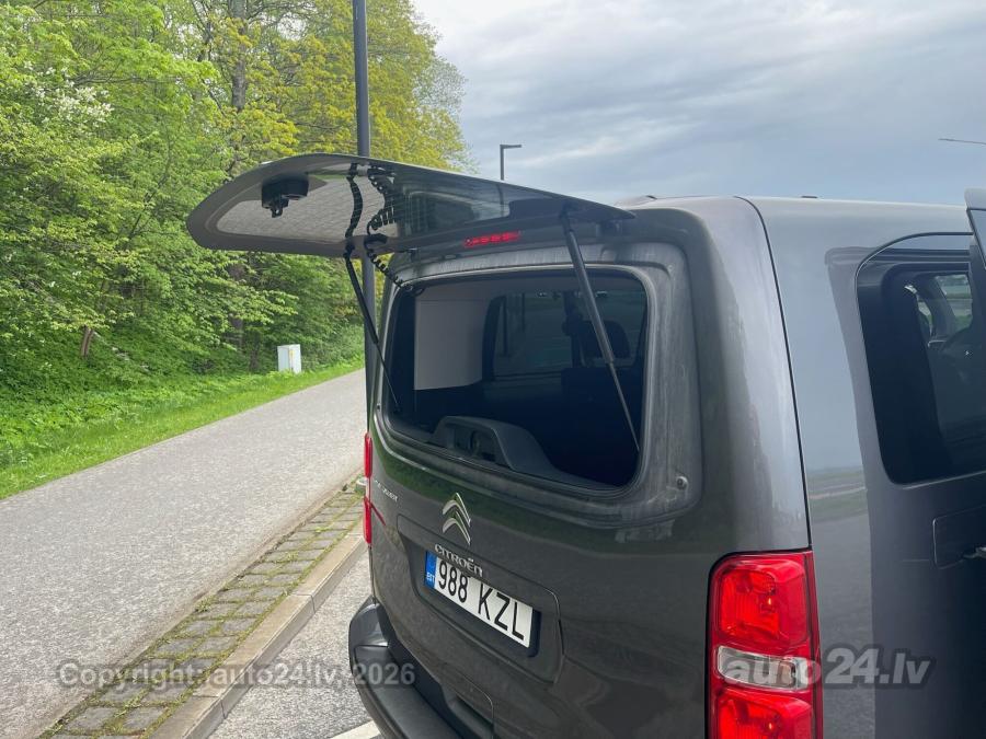 Pelēks Citroen space-tourer 2020 Tallina, ar dzinēja tilpumu 1.50 L un nobraukumu 142 tūkst. km par 19900 €, foto 16 vietnē AUTOMOTO.COM.LV