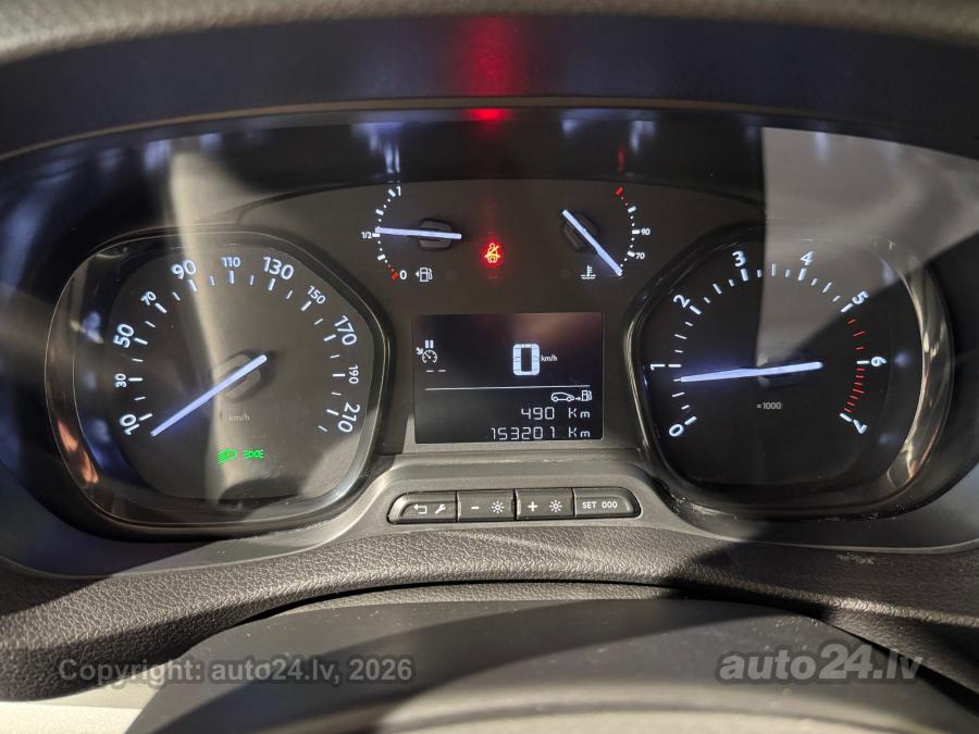 Pelēks Citroen space-tourer 2021 Tallina, ar dzinēja tilpumu 2.00 L un nobraukumu 153 tūkst. km par 18900 €, foto 8 vietnē AUTOMOTO.COM.LV