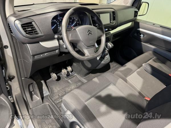 Pelēks Citroen space-tourer 2021 Tallina, ar dzinēja tilpumu 2.00 L un nobraukumu 153 tūkst. km par 18900 €, foto 9 vietnē AUTOMOTO.COM.LV