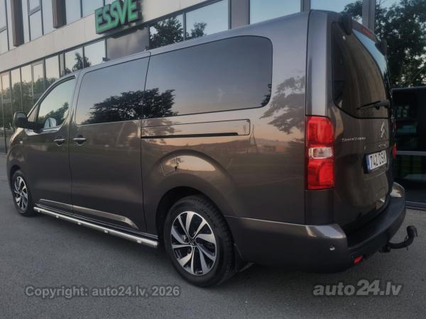 Pelēks Citroen space-tourer 2021 Tallina, ar dzinēja tilpumu 2.00 L un nobraukumu 144 tūkst. km par 23900 €, foto 2 vietnē AUTOMOTO.COM.LV