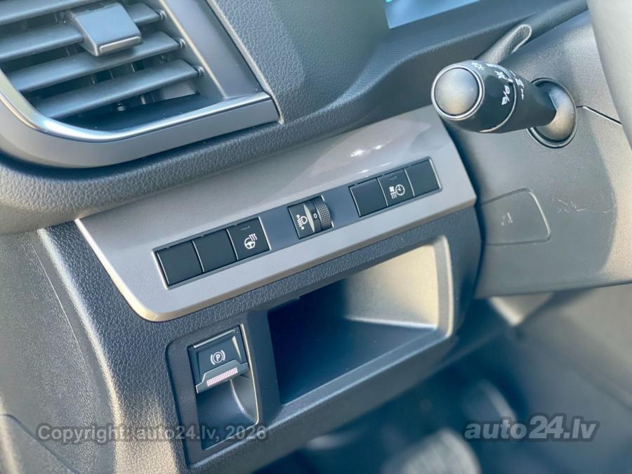 Grey Citroen space-tourer 2026 in Johvi, with an engine capacity of 2.20 L and mileage of 2 thousand km for 49490 €, photo 17 on AUTOMOTO.COM.LV