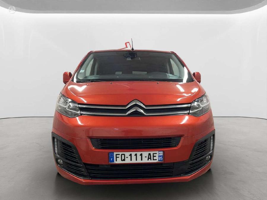 Red Citroen space-tourer 2020 in Marijampole, with an engine capacity of 1.50 L and mileage of 218 thousand km for 15900 €, photo 2 on AUTOMOTO.COM.LV