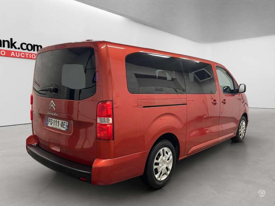 Red Citroen space-tourer 2020 in Marijampole, with an engine capacity of 1.50 L and mileage of 218 thousand km for 15900 €, photo 3 on AUTOMOTO.COM.LV