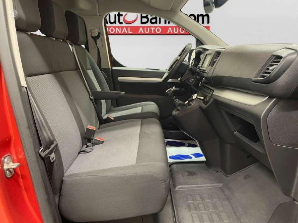 Red Citroen space-tourer 2020 in Marijampole, with an engine capacity of 1.50 L and mileage of 218 thousand km for 15900 €, photo 11 on AUTOMOTO.COM.LV