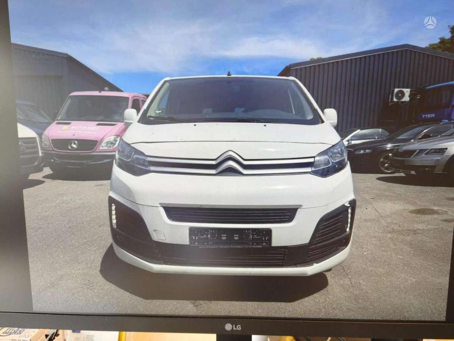 Balts Citroen space-tourer 2018 Marijampole, ar dzinēja tilpumu 2.00 L un nobraukumu 212 tūkst. km par 9000 €, foto 3 vietnē AUTOMOTO.COM.LV
