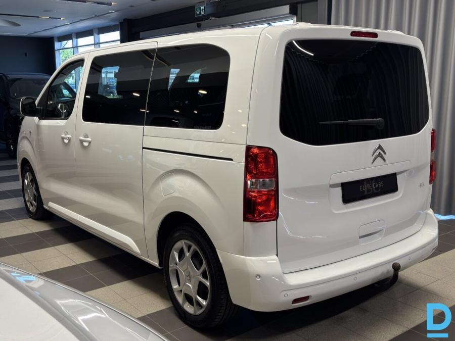 White Citroen space-tourer 2021 in Marupe, with an engine capacity of 0.00 L and mileage of 49 thousand km for 26990 €, photo 4 on AUTOMOTO.COM.LV