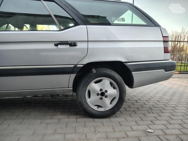 Citroen XM 1996 Viļņa vietnē Citroen XM 1996 Viļņa, ar dzinēja tilpumu 2.50 L un nobraukumu 250 tūkst. km par 700 €, foto 4 vietnē AUTOMOTO.COM.LV
