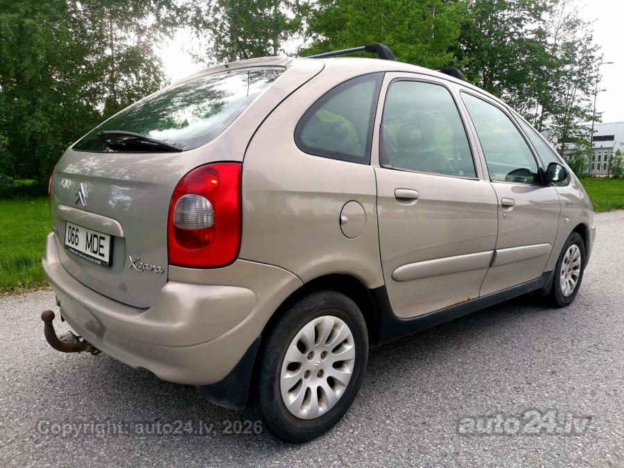 Smilšu krāsa Citroen xsara-picasso 2002 Tartu, ar dzinēja tilpumu 2.00 L un nobraukumu 220 tūkst. km par 890 €, foto 4 vietnē AUTOMOTO.COM.LV