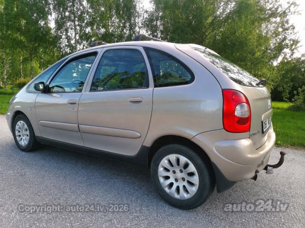 Smilšu krāsa Citroen xsara-picasso 2002 Tartu, ar dzinēja tilpumu 2.00 L un nobraukumu 220 tūkst. km par 890 €, foto 4 vietnē AUTOMOTO.COM.LV