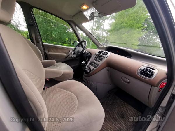 Smilšu krāsa Citroen xsara-picasso 2002 Tartu, ar dzinēja tilpumu 2.00 L un nobraukumu 220 tūkst. km par 890 €, foto 5 vietnē AUTOMOTO.COM.LV