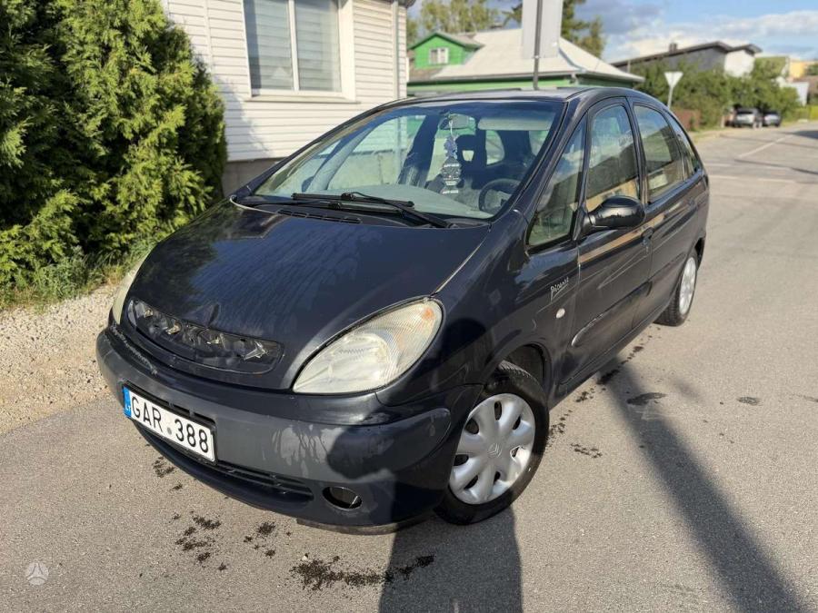 Black Citroen xsara-picasso 2000 in Kaunas, with an engine capacity of 1.75 L and mileage of 300 thousand km for 550 €, photo 1 on AUTOMOTO.COM.LV