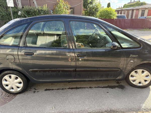 Melns Citroen xsara-picasso 2000 Kauņa, ar dzinēja tilpumu 1.75 L un nobraukumu 300 tūkst. km par 550 €, foto 6 vietnē AUTOMOTO.COM.LV
