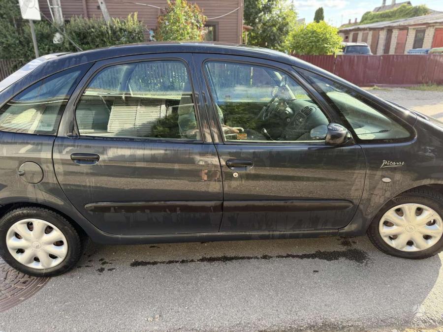 Black Citroen xsara-picasso 2000 in Kaunas, with an engine capacity of 1.75 L and mileage of 300 thousand km for 550 €, photo 7 on AUTOMOTO.COM.LV