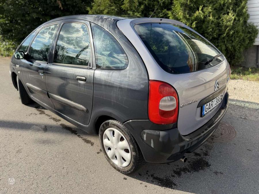 Black Citroen xsara-picasso 2000 in Kaunas, with an engine capacity of 1.75 L and mileage of 300 thousand km for 550 €, photo 9 on AUTOMOTO.COM.LV