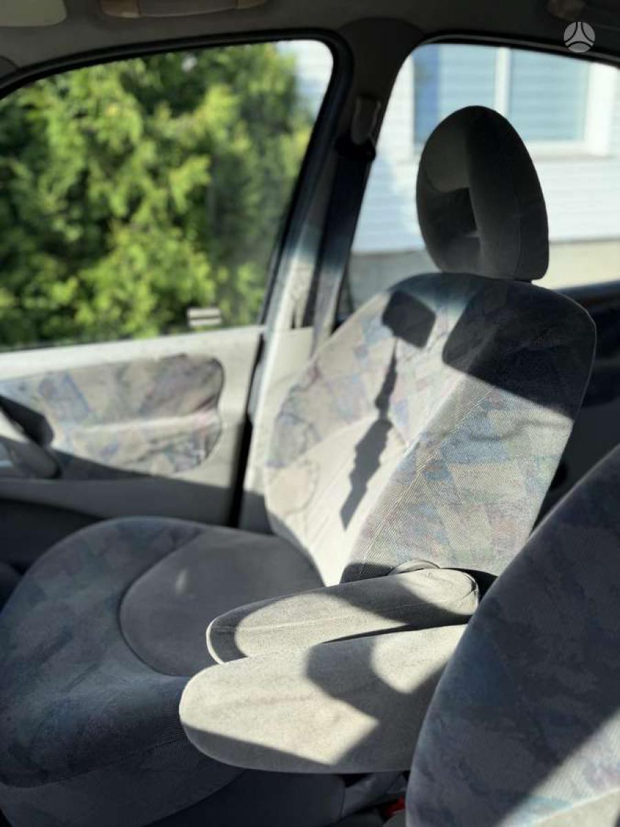 Black Citroen xsara-picasso 2000 in Kaunas, with an engine capacity of 1.75 L and mileage of 300 thousand km for 550 €, photo 21 on AUTOMOTO.COM.LV