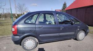 Melns Citroen xsara-picasso 2003 Kuršėnai, ar dzinēja tilpumu 2.00 L un nobraukumu 271 tūkst. km par 1050 €, foto  vietnē AUTOMOTO.COM.LV