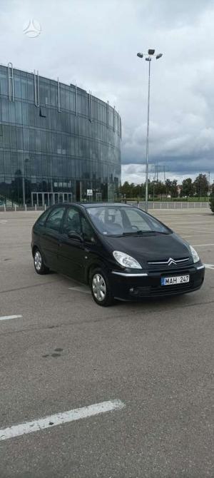 Melns Citroen xsara-picasso 2005 Šauļi, ar dzinēja tilpumu 1.80 L un nobraukumu 223 tūkst. km par 999 €, foto 4 vietnē AUTOMOTO.COM.LV