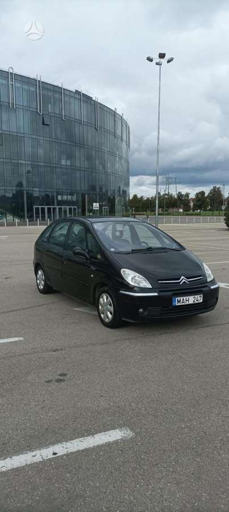 Melns Citroen xsara-picasso 2005 Šauļi, ar dzinēja tilpumu 1.80 L un nobraukumu 223 tūkst. km par 999 €, foto 4 vietnē AUTOMOTO.COM.LV