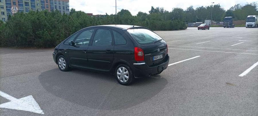 Melns Citroen xsara-picasso 2005 Šauļi, ar dzinēja tilpumu 1.80 L un nobraukumu 223 tūkst. km par 999 €, foto 9 vietnē AUTOMOTO.COM.LV