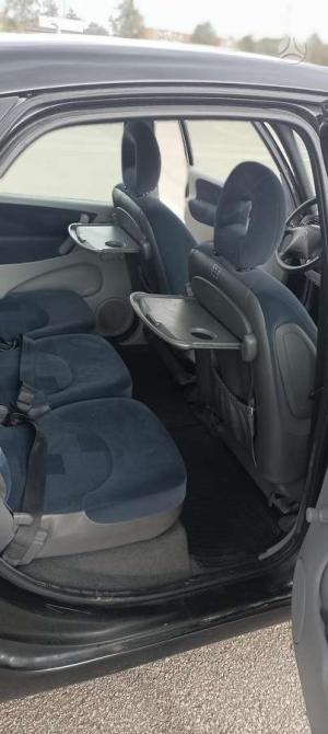 Melns Citroen xsara-picasso 2005 Šauļi, ar dzinēja tilpumu 1.80 L un nobraukumu 223 tūkst. km par 999 €, foto 16 vietnē AUTOMOTO.COM.LV