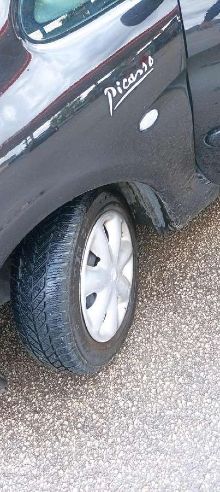 Melns Citroen xsara-picasso 2005 Šauļi, ar dzinēja tilpumu 1.80 L un nobraukumu 223 tūkst. km par 999 €, foto 17 vietnē AUTOMOTO.COM.LV
