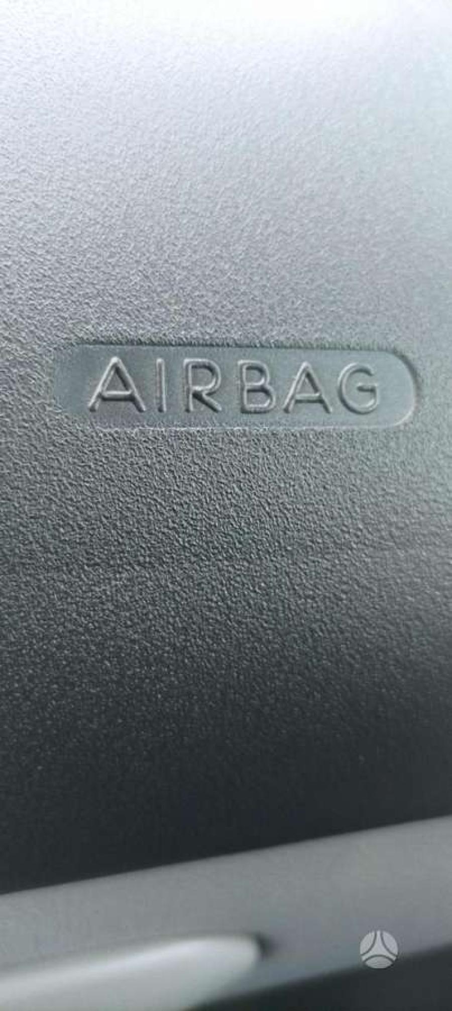 Melns Citroen xsara-picasso 2005 Šauļi, ar dzinēja tilpumu 1.80 L un nobraukumu 223 tūkst. km par 999 €, foto 18 vietnē AUTOMOTO.COM.LV